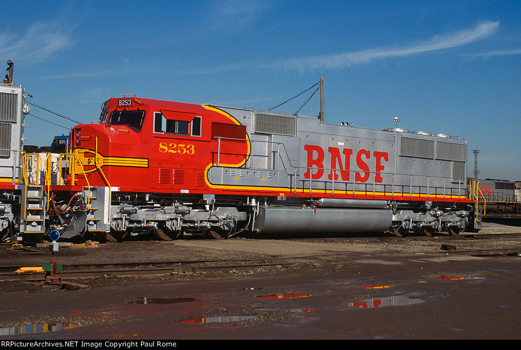 BNSF 8253, EMD SD75M, NEW delivery at BNSF Clyde Yard